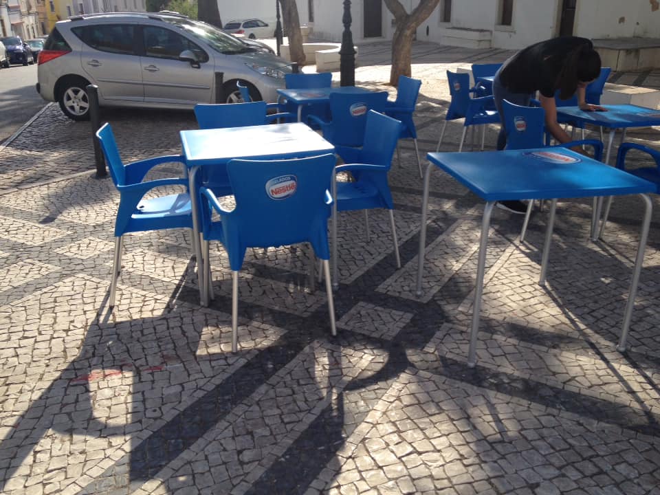 Wobbly blue tables – That elusive pair of jeans